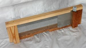 Cypress 10 Frame Moving Robber Screen - BeeKeepShop